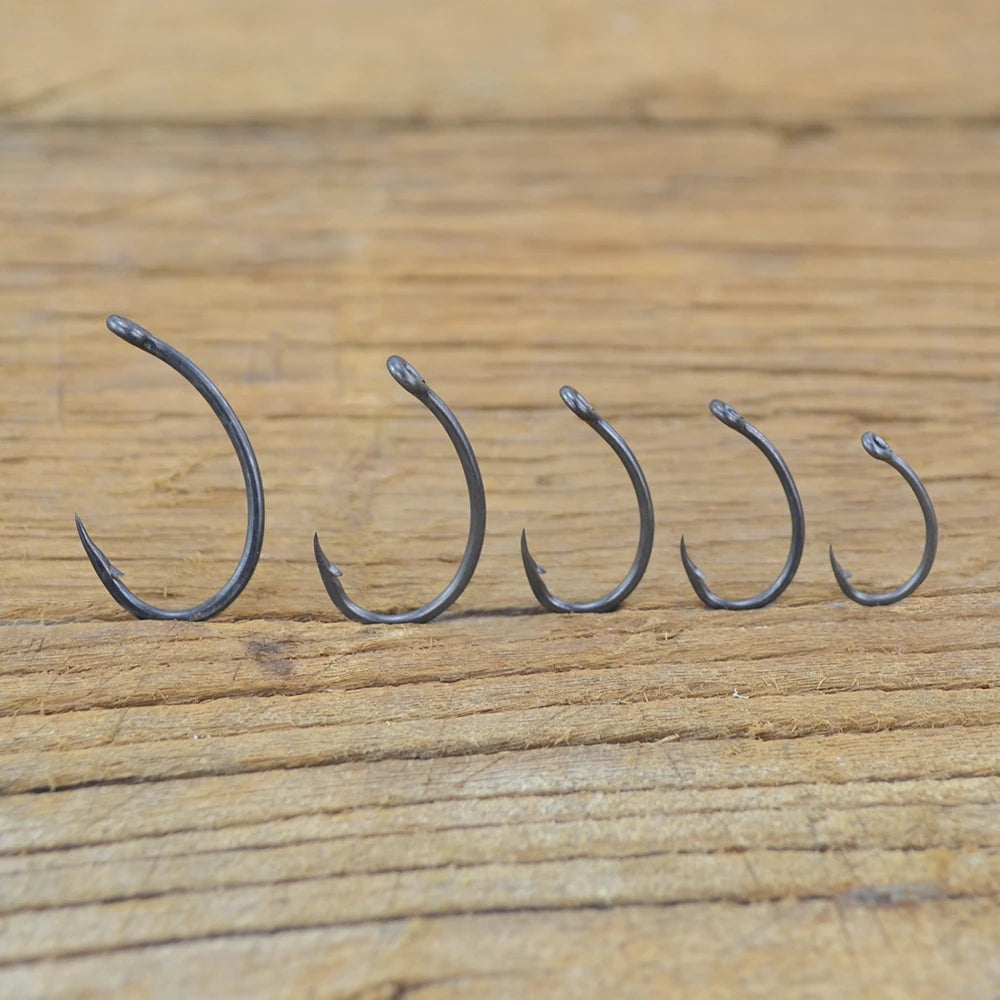 Hirisi 50pcs Coating High Carbon Stainless Steel Barbed hooks Carp Fishing Hooks Pack with ...